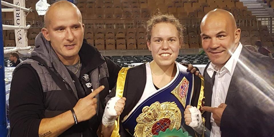 Ema Kozin na poti v meko svetovnega boksa