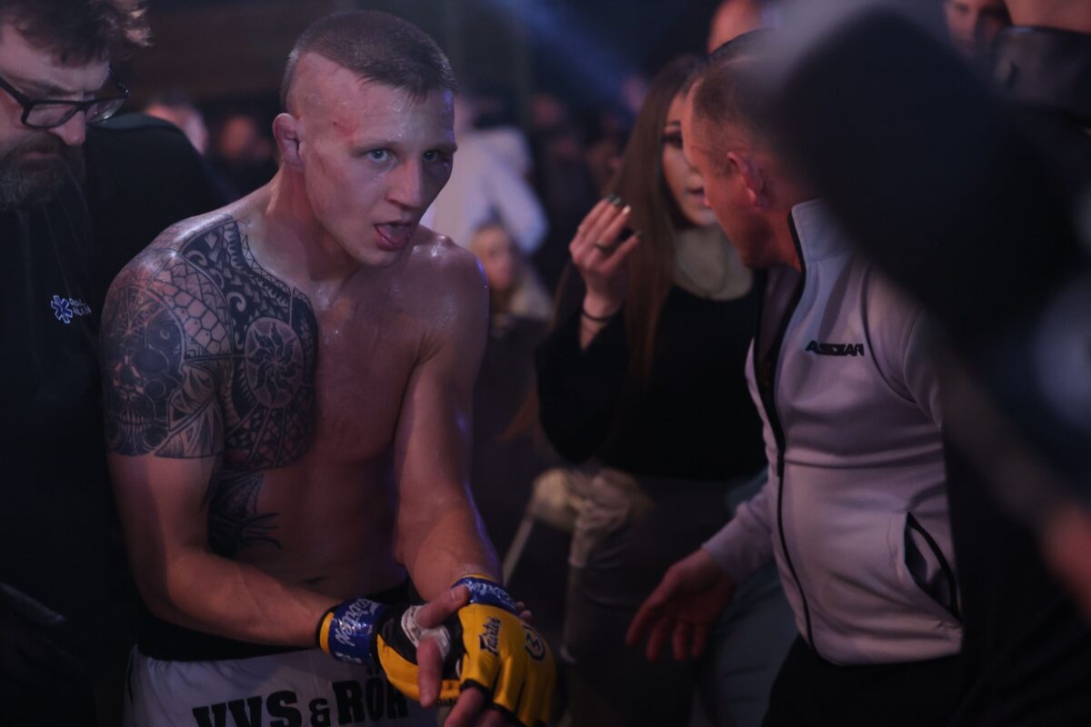 Grd zlom roke na glavni borbi večera (VIDEO) - Sportklub