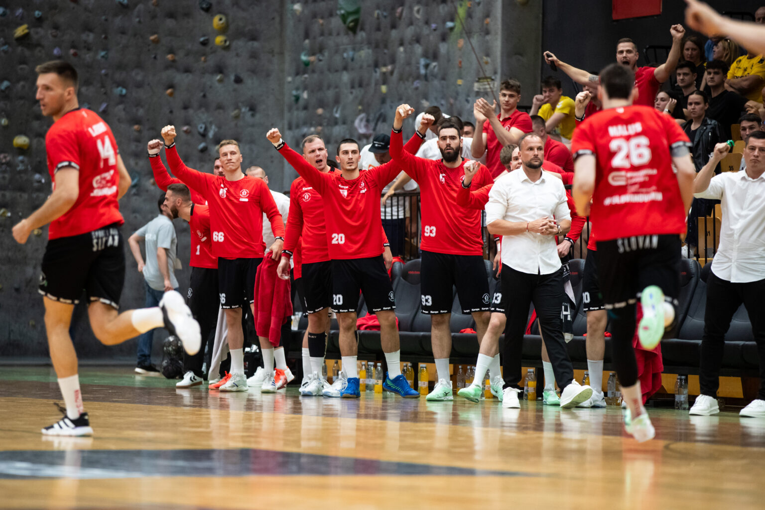 Vodilni niso dopustili presenečenja - Sportklub