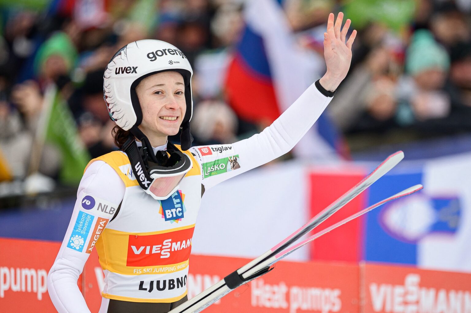 Stisnjena pest in nasmeh Nike, razočaranje Japoncev - Sportklub